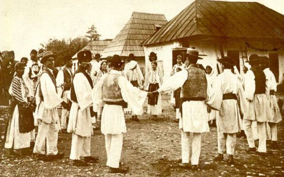 HORA, dansul tradițional românesc, cel mai vechi și cel mai răspândit ...